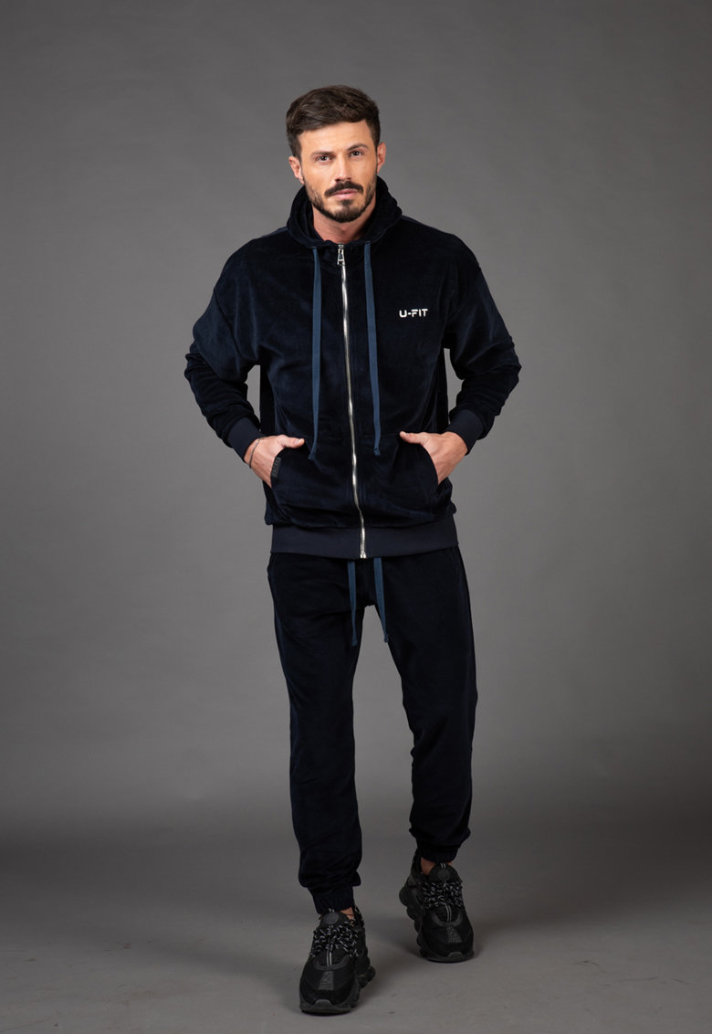 Treninguri pentru barbati la moda si practice la preturi avantajoase